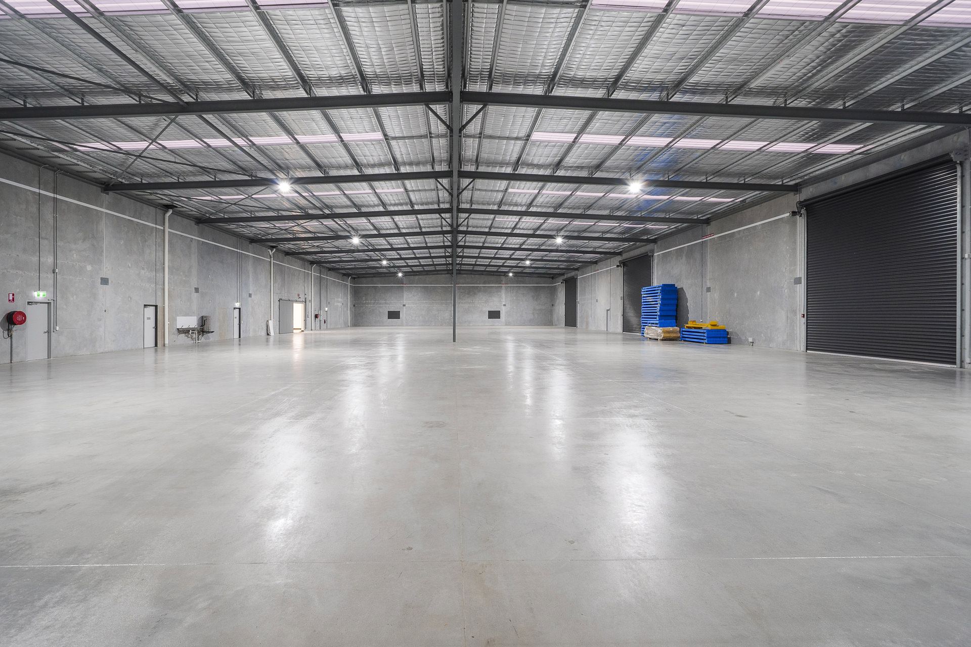 5,200sqm Warehouse, Workshop, Showroom And Office - 10 Railway Parade ...